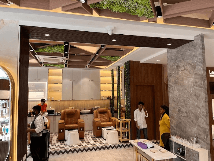 Mumbai welcomes envi salon's first franchise outlet